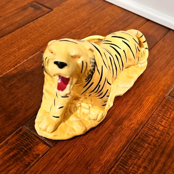 Source Unknown | Other | Yellow Tiger Planter Mcm | Poshmark